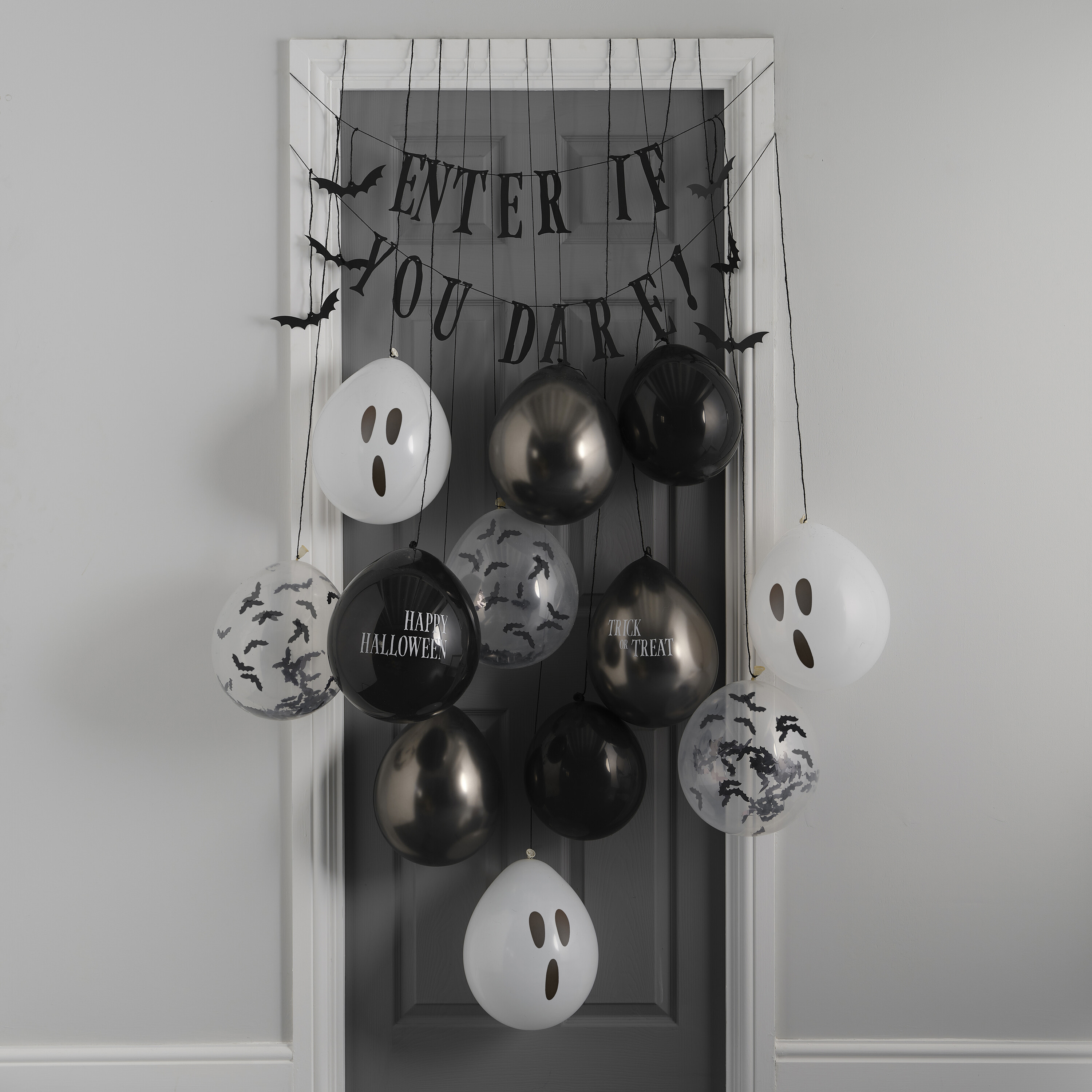 Enter If You Dare Halloween Door Decoration Kit with Balloons, Bunting ...