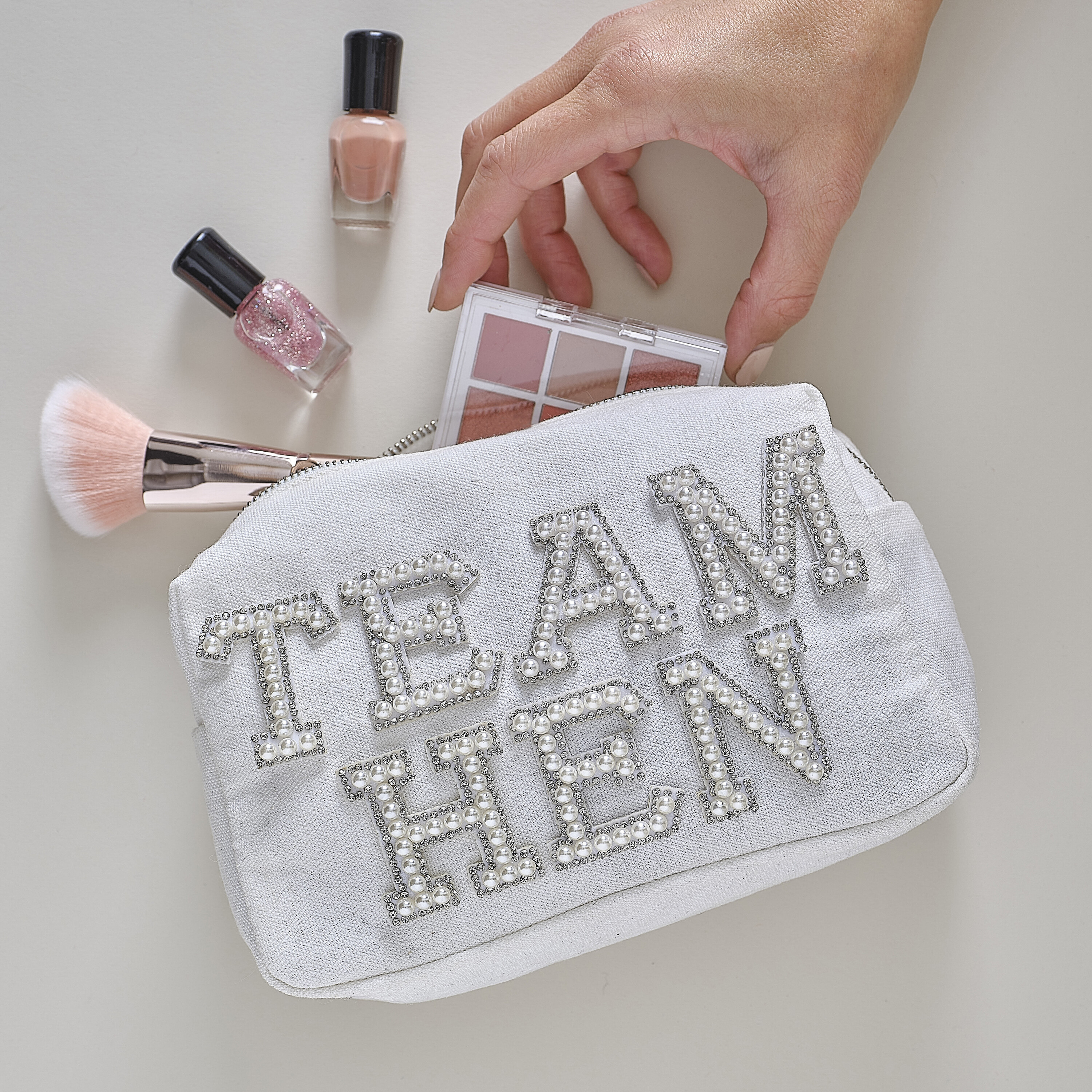 Embellished Pearl Team Hen Makeup Bag | Ginger Ray
