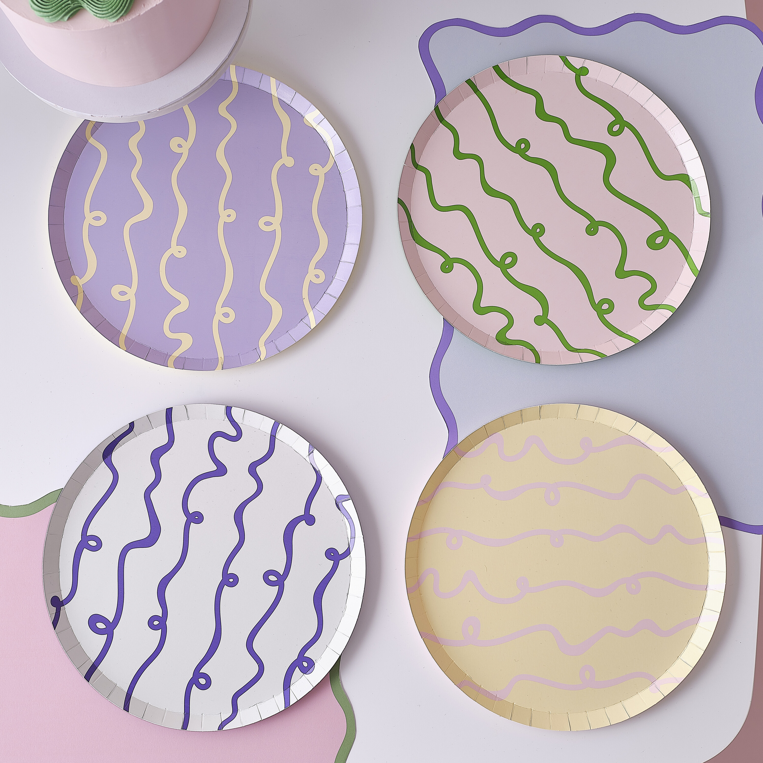 Wavy Pastel Paper Plates | Ginger Ray
