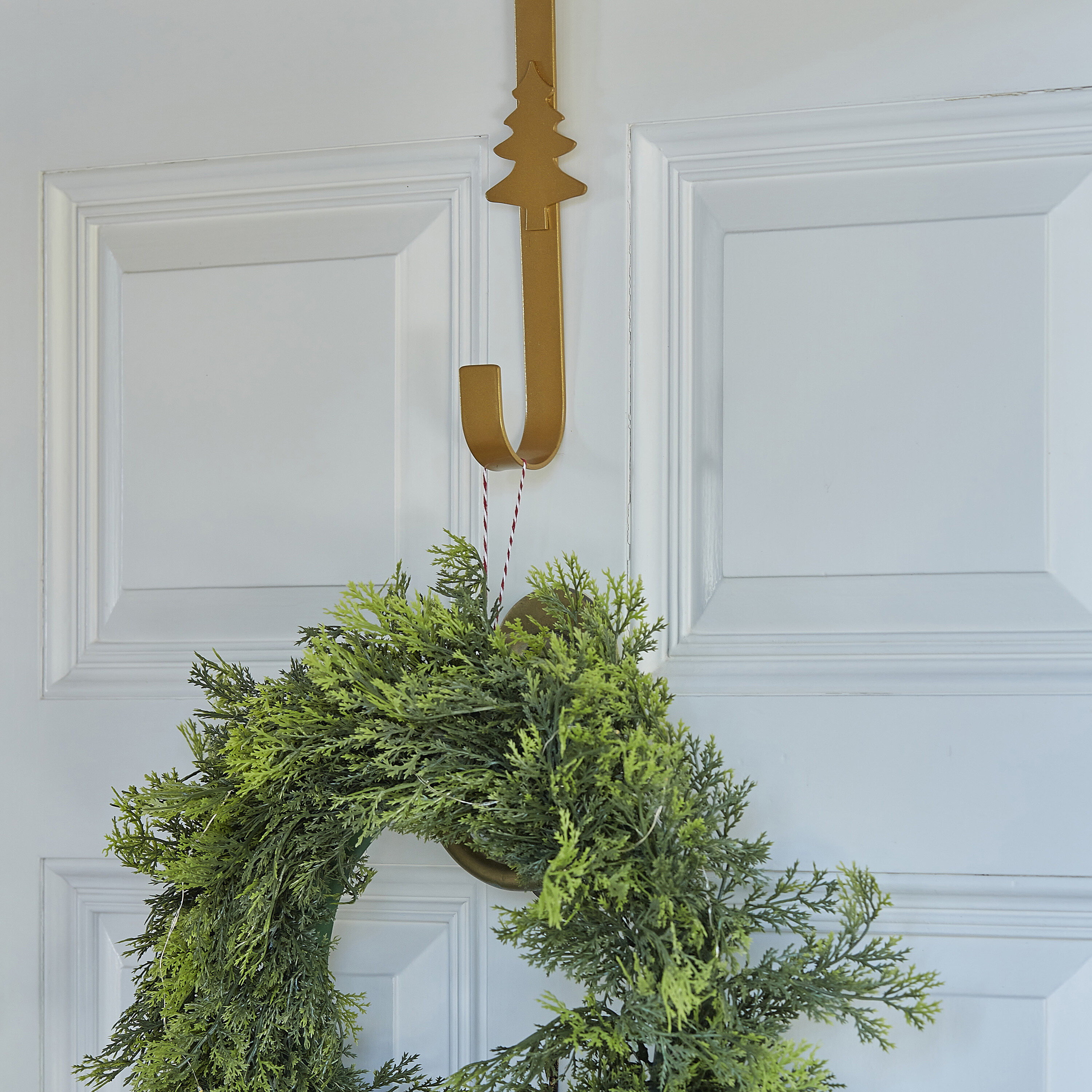 Christmas Tree Wreath Hanger - Gold Metal Xmas Tree Hanger | Ginger Ray