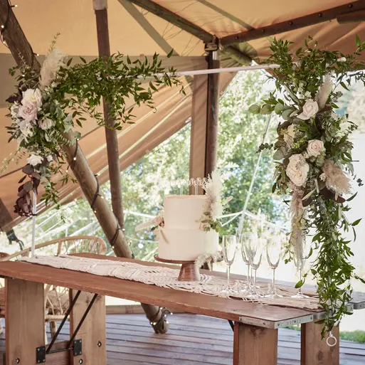 table centerpiece clamp